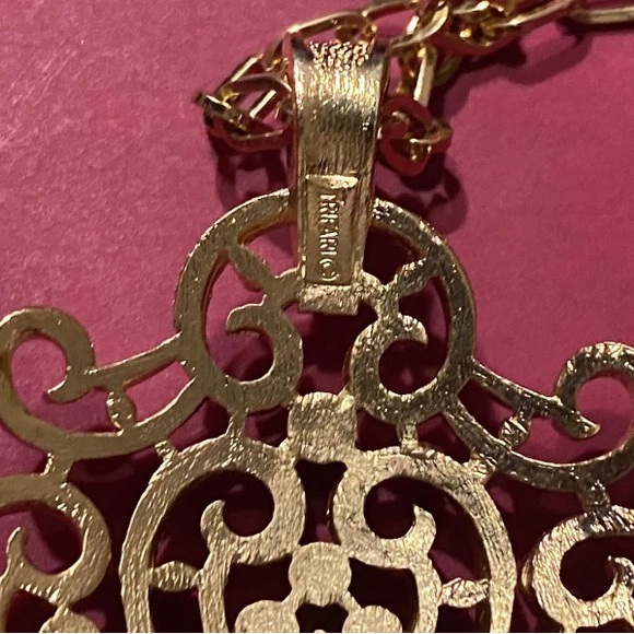 Trifari | Jewelry | Vintage Signed Crown Trifari Large Gold Tone ...